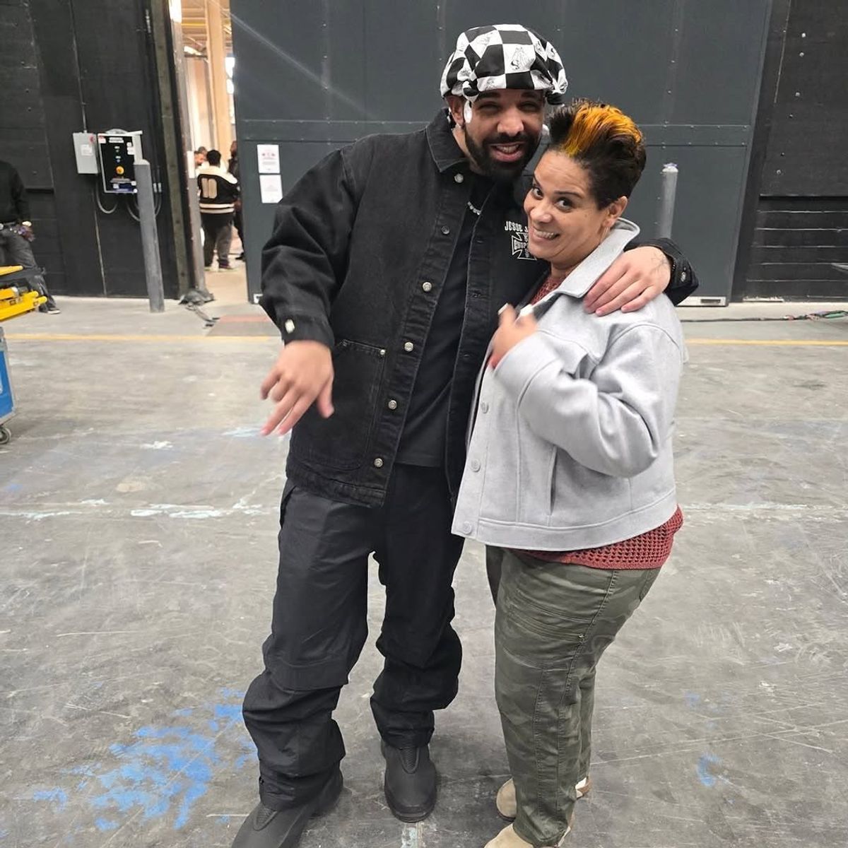 Drake Outfit from April 1, 2025 | WHAT’S ON THE STAR?