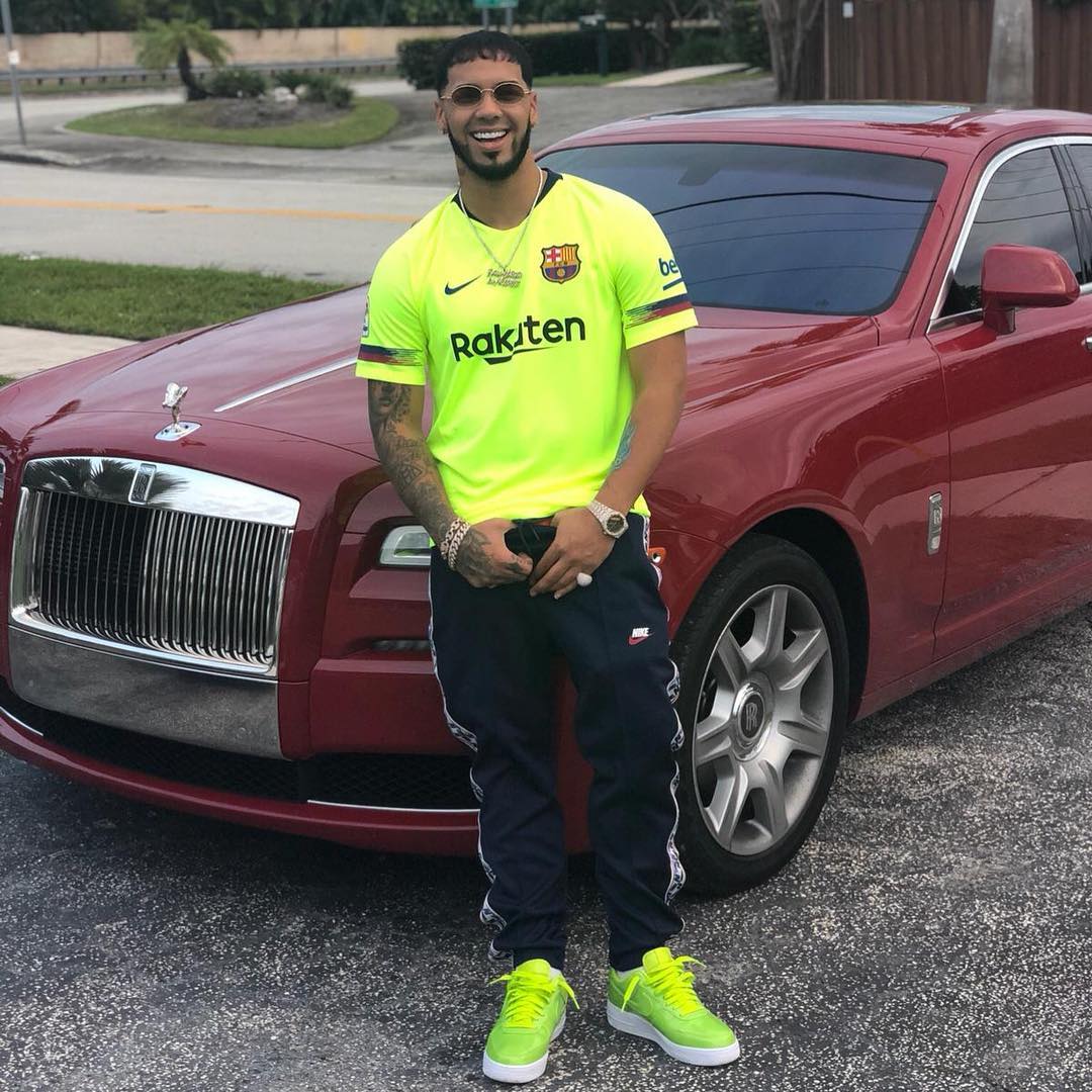 Anuel AA Outfit from October 28, 2019 | WHAT’S ON THE STAR?