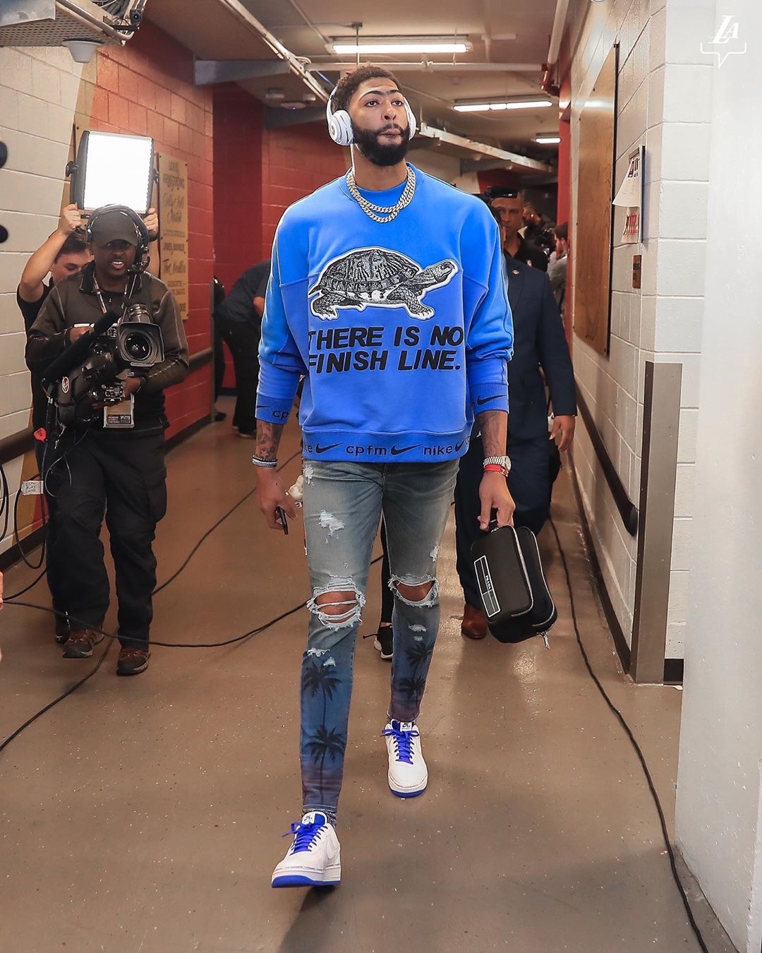Anthony Davis Outfit from December 1, 2019 | WHAT’S ON THE STAR?