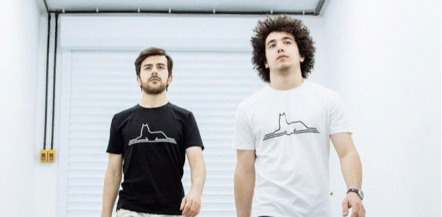 BOOMZI: Clothing, Shoes & Accessories | WHAT’S ON THE STAR?