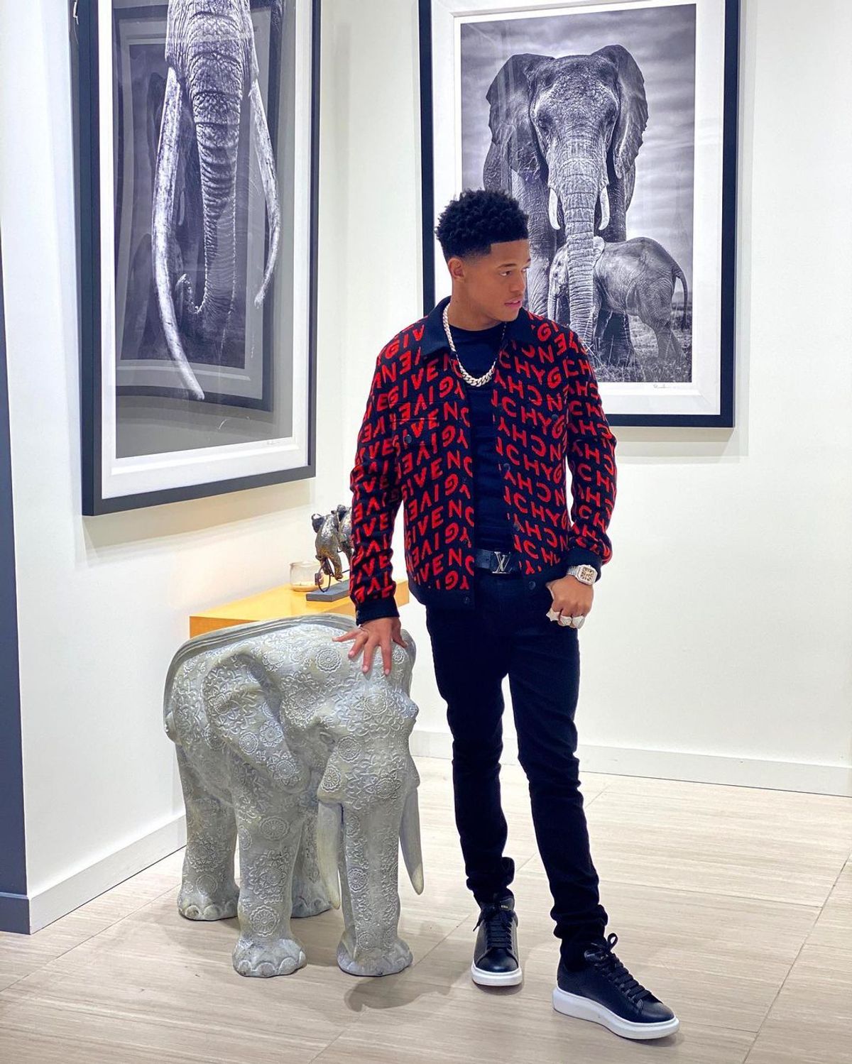 YK Osiris Outfit from January 10, 2021 | WHAT’S ON THE STAR?