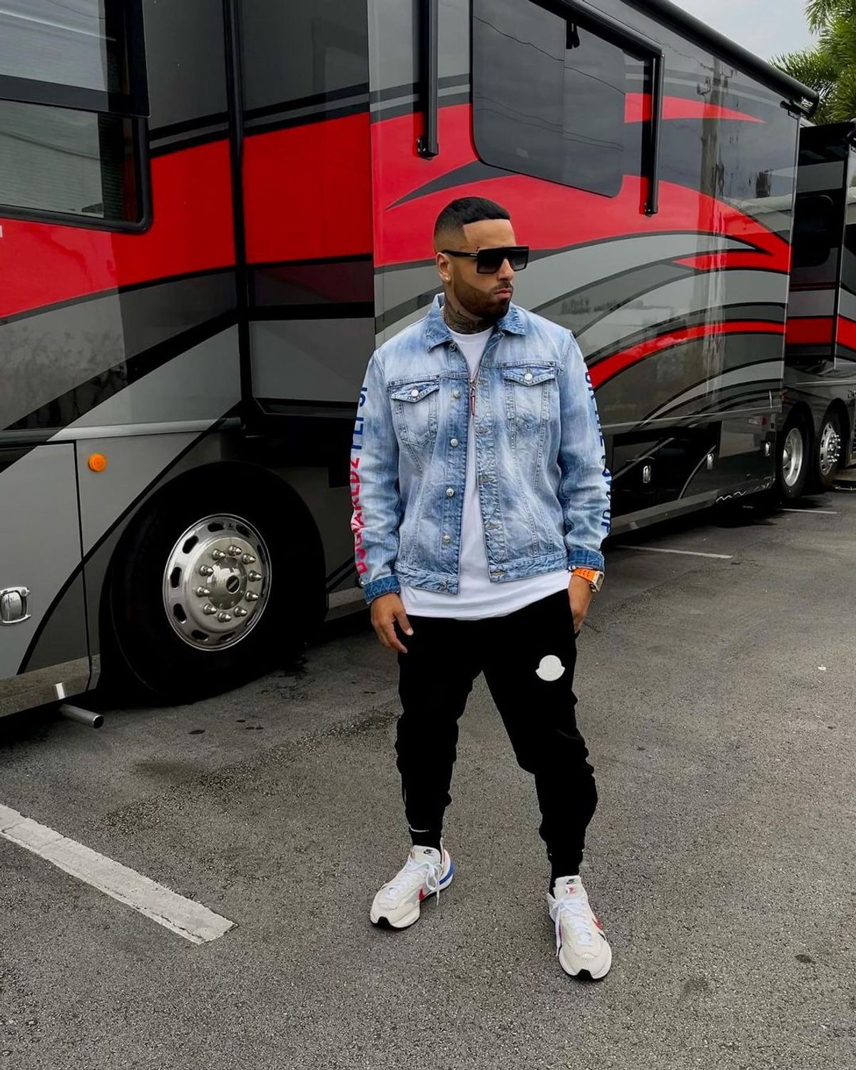 Nicky Jam Outfit from January 12, 2021 | WHAT’S ON THE STAR?