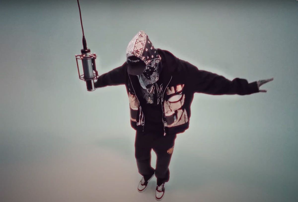 SODA LUV Outfit from January 23, 2021 | WHAT’S ON THE STAR?