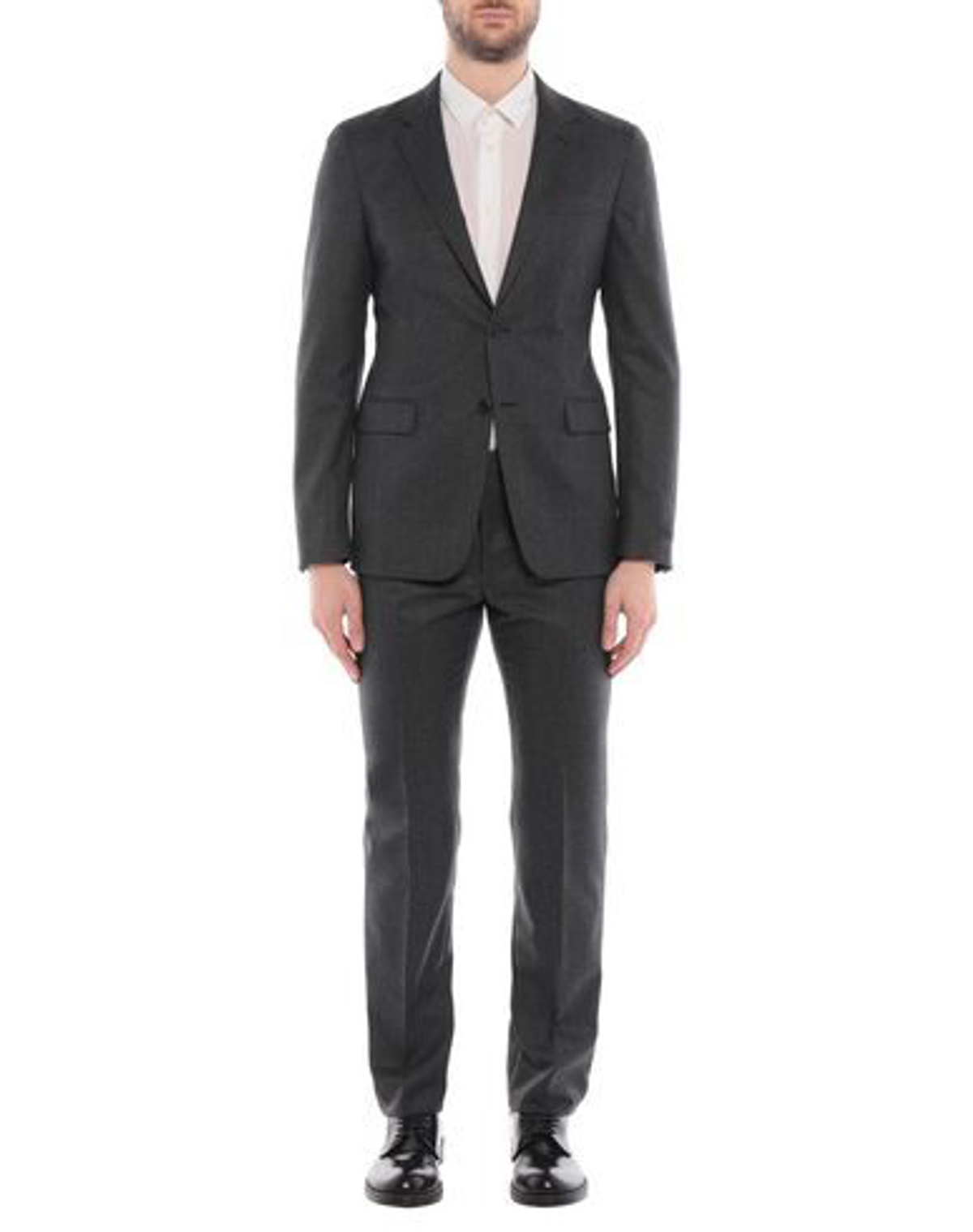 Prada Suits In Lead | WHAT’S ON THE STAR?