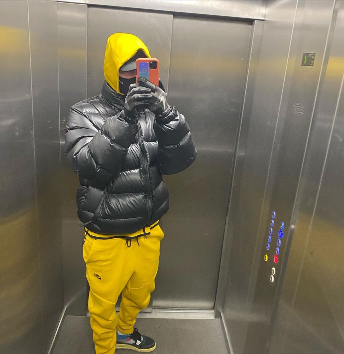 Obladaet Outfit from January 24, 2021 | WHAT’S ON THE STAR?