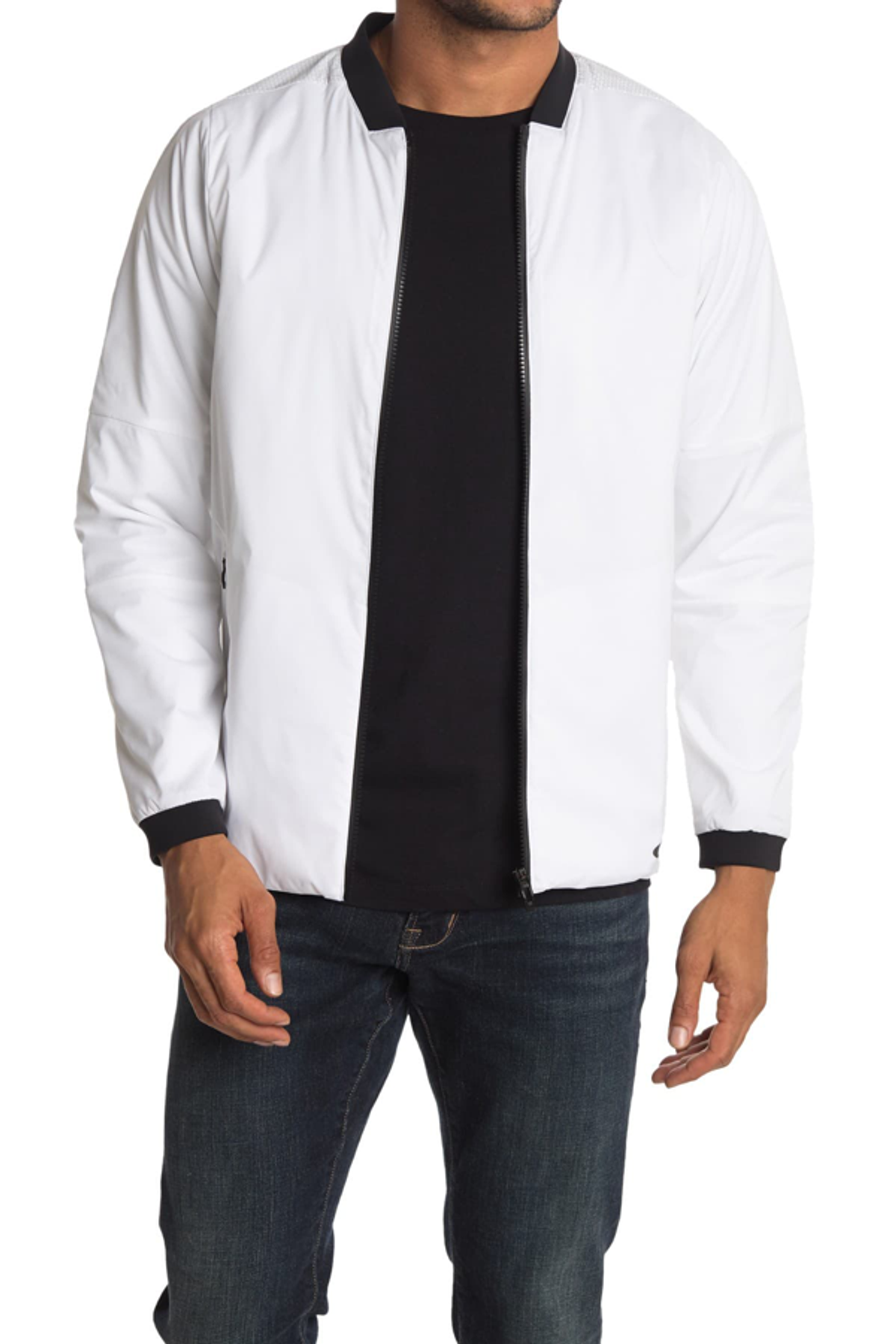 Oakley Rswr18 Insulation Shell Jacket In White | WHAT’S ON THE STAR?