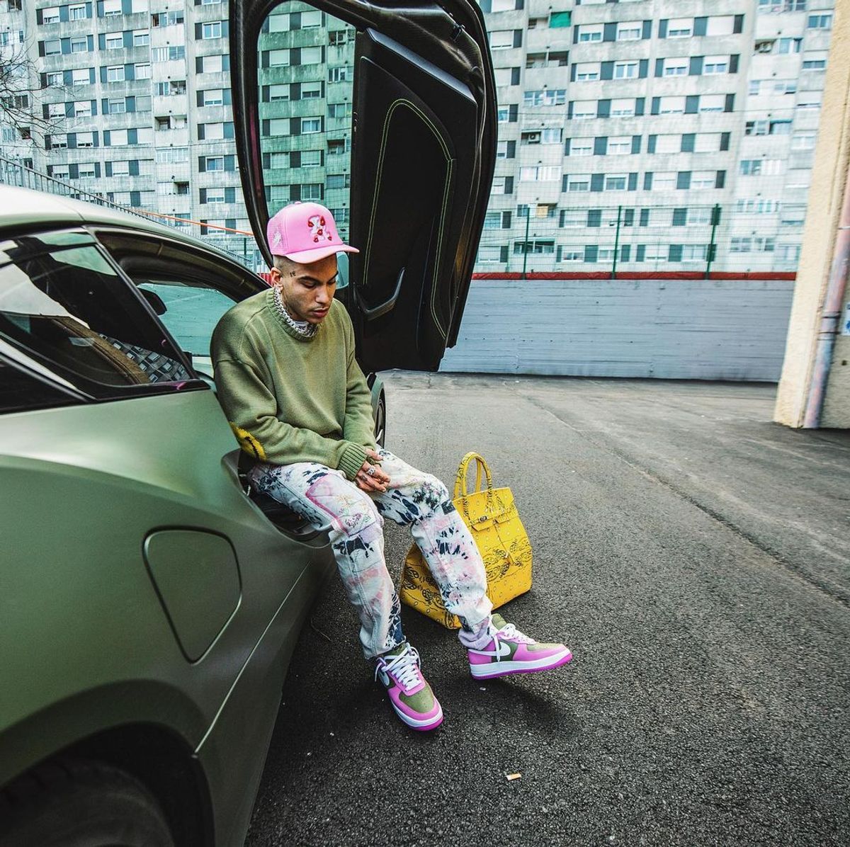 Sfera Ebbasta Outfit from January 26, 2021 | WHAT’S ON THE STAR?