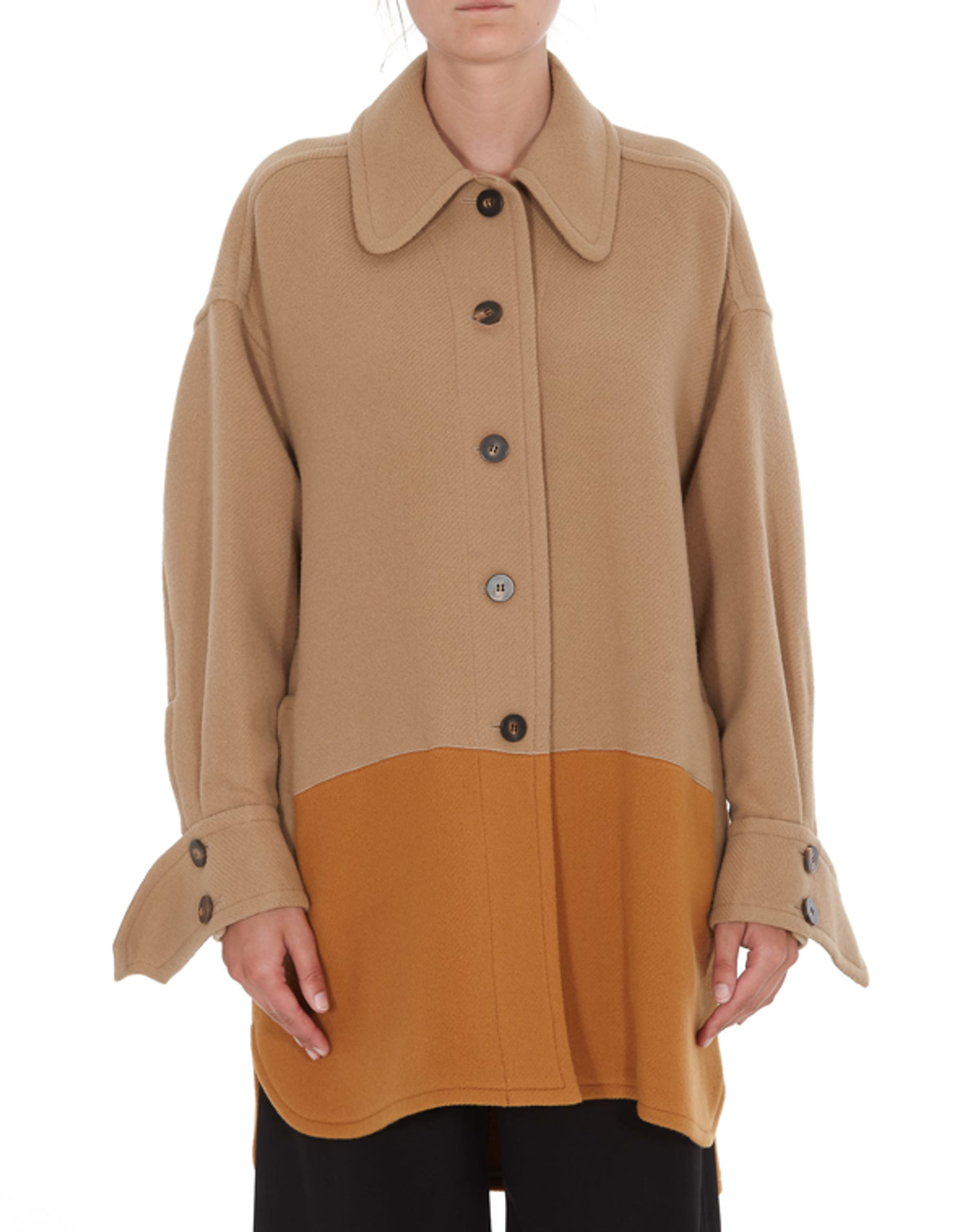 Chloé Coat In Beige | WHAT’S ON THE STAR?