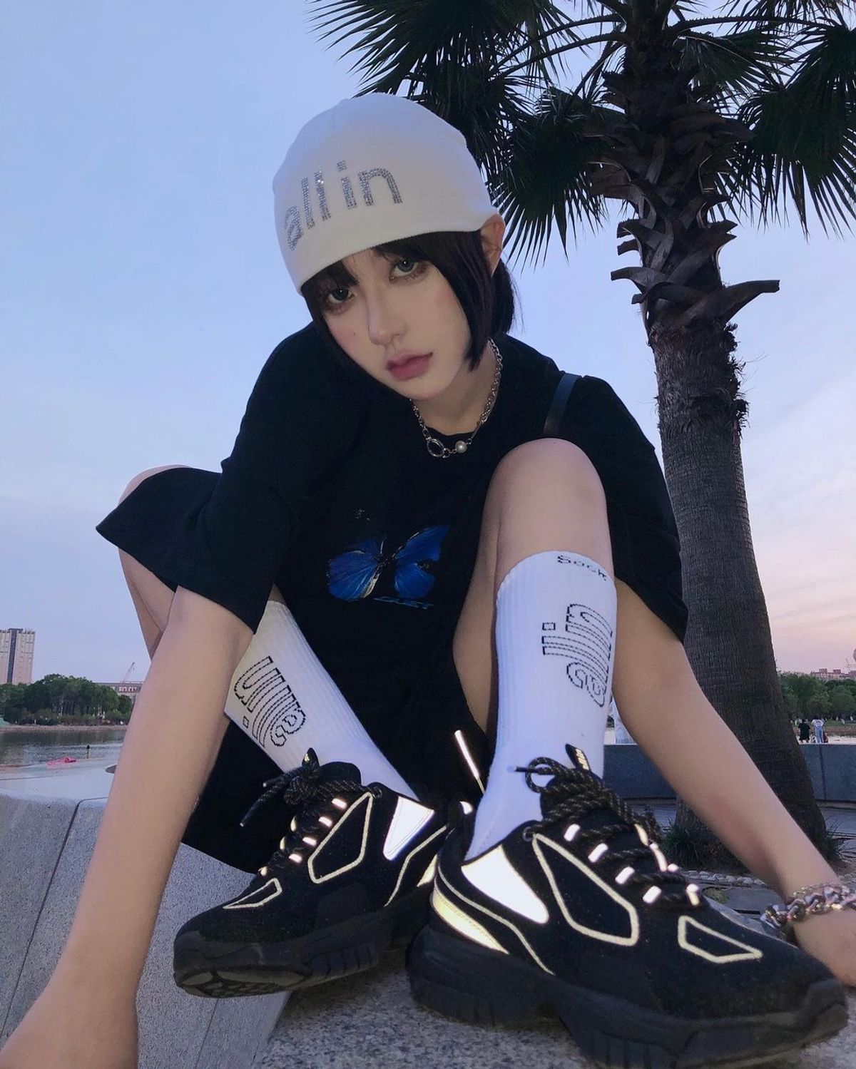 All In: Clothing, Shoes & Accessories | WHAT’S ON THE STAR?