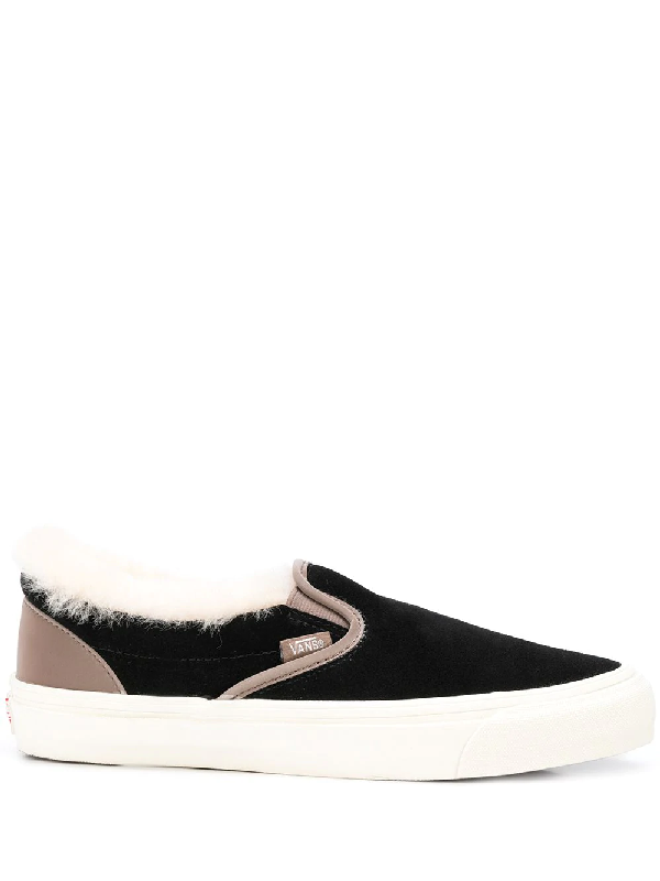 Vans Shearling Trim Black Classic Slip-on Sneakers | WHAT’S ON THE STAR?