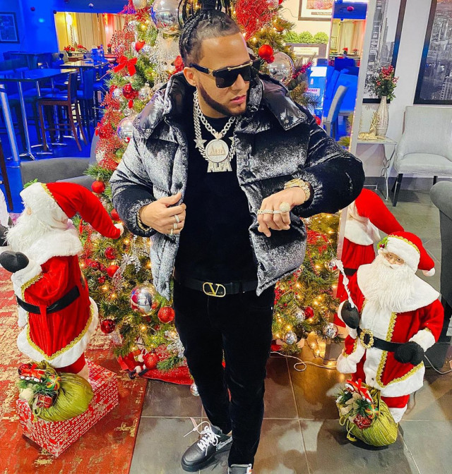 El Alfa El Jefe Outfit from May 16, 2020 | WHAT’S ON THE STAR?