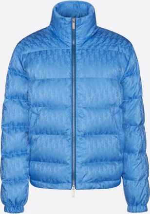 Dior Down Jacket | WHAT’S ON THE STAR?