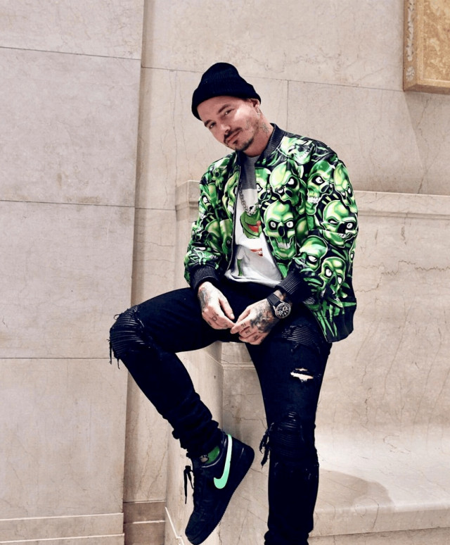 J Balvin Outfit from July 15, 2020 | WHAT’S ON THE STAR?