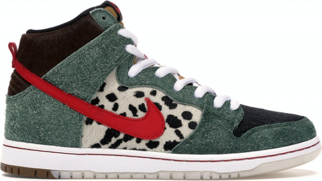 Nike SB Dunk High Dog Walker | WHAT’S ON THE STAR?