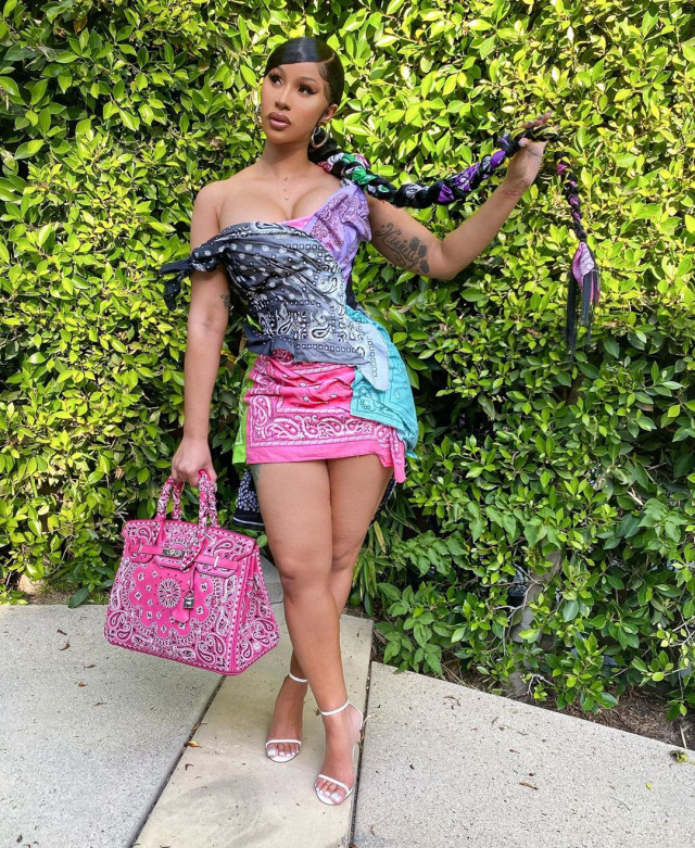 Cardi B Outfit from August 20, 2020 | WHAT’S ON THE STAR?