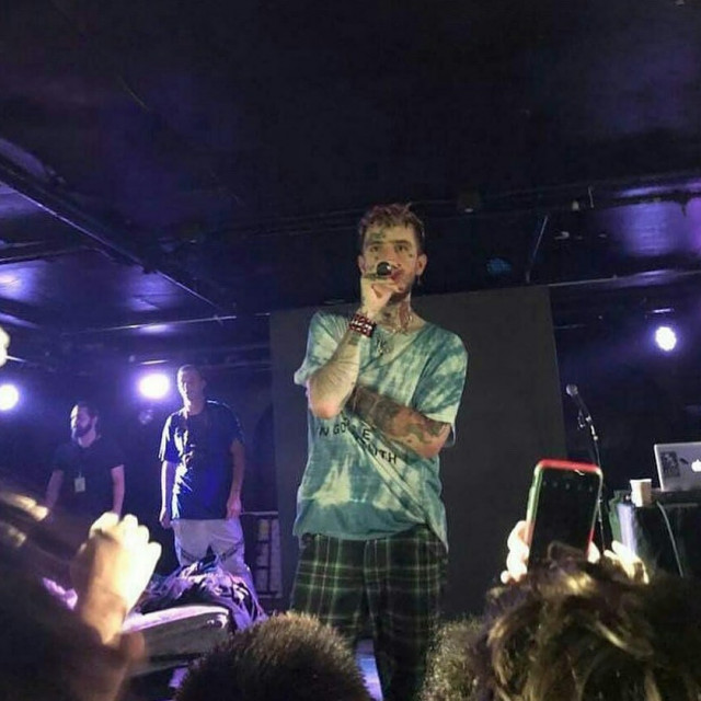 Lil Peep Outfit from August 30, 2020 | WHAT’S ON THE STAR?