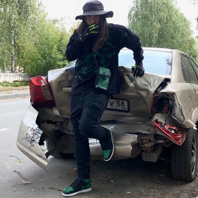 White Punk Outfit from September 1, 2020 | WHAT’S ON THE STAR?