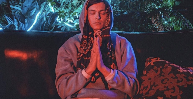 OG Buda: Outfits, Clothes, Style and Fashion | WHAT’S ON THE STAR?