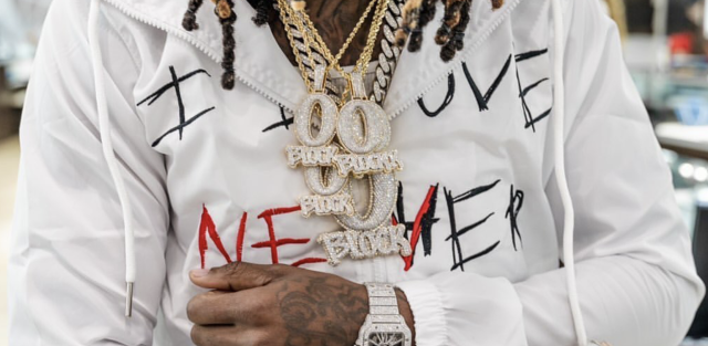 Ricchezza Forever: Clothing, Shoes & Accessories | WHAT’S ON THE STAR?