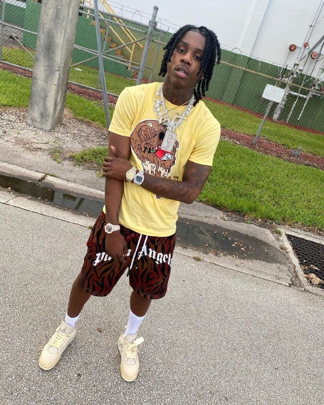 Polo G Outfit from September 30, 2020 | WHAT’S ON THE STAR?