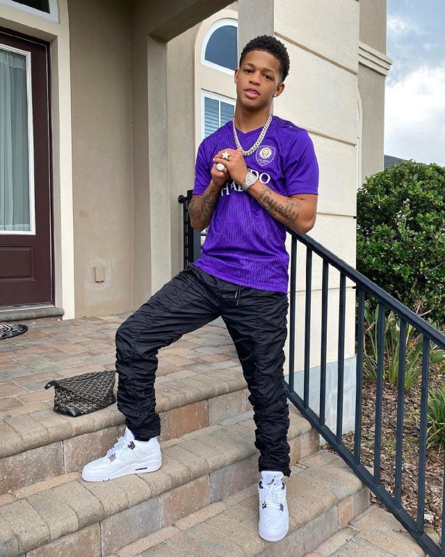 YK Osiris Outfit from October 8, 2020 | WHAT’S ON THE STAR?