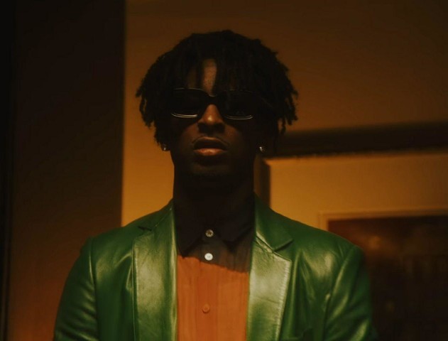 21 Savage Outfit from October 7, 2020 | WHAT’S ON THE STAR?