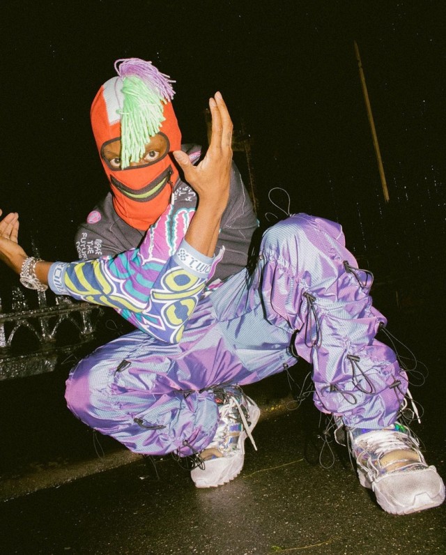 Bloody Osiris Outfit from October 30, 2018 | WHAT’S ON THE STAR?