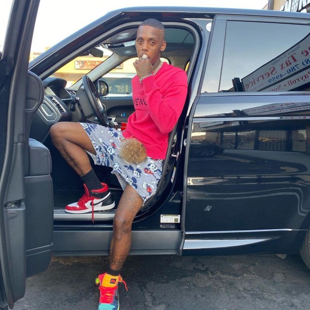 Famous Dex Outfit from October 21, 2020 | WHAT’S ON THE STAR?