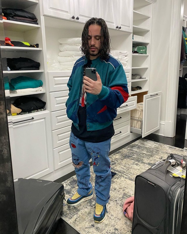 Russ Outfit from December 9, 2019 | WHAT’S ON THE STAR?