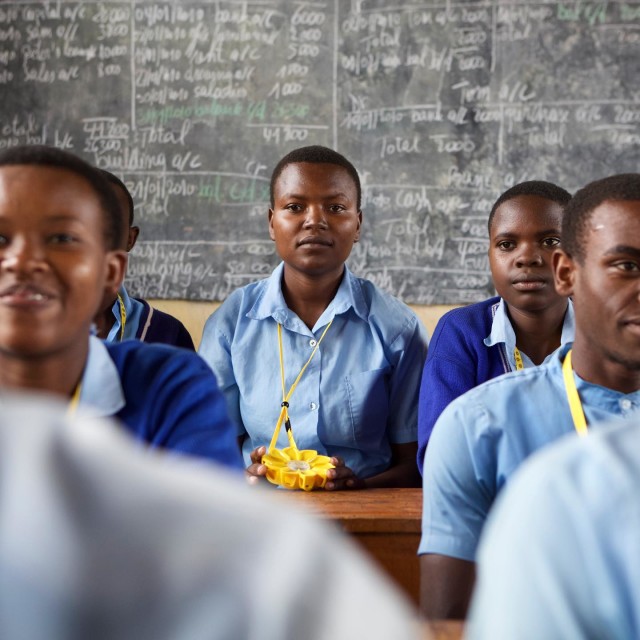 Little Sun Foundation: Clothing, Shoes & Accessories | WHAT’S ON THE STAR?