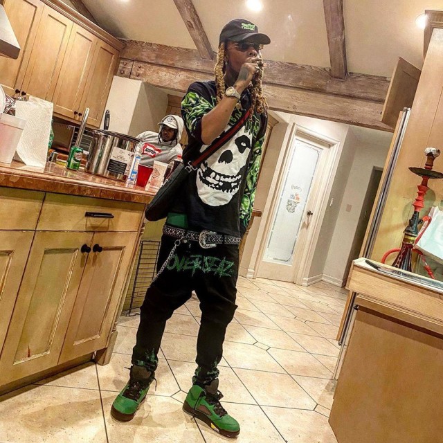 Chris King Outfit from October 15, 2020 | WHAT’S ON THE STAR?