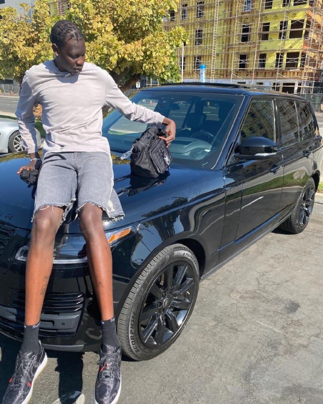 Bol Bol Outfit from October 30, 2020 | WHAT’S ON THE STAR?