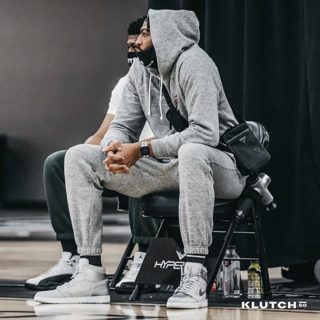 Anthony Davis Outfit from October 30, 2020 | WHAT’S ON THE STAR?
