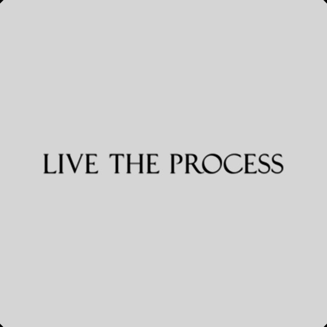 Live The Process: Clothing, Shoes & Accessories | WHAT’S ON THE STAR?