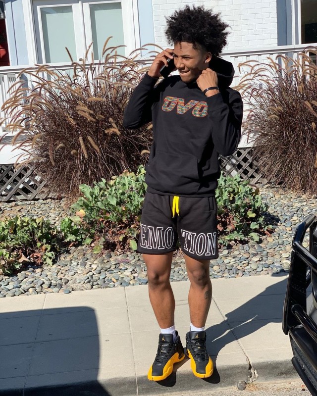 Mikey Outfit from August 13, 2020 | WHAT’S ON THE STAR?