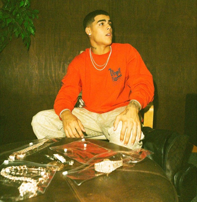 Lunay Outfit from November 17, 2020 | WHAT’S ON THE STAR?