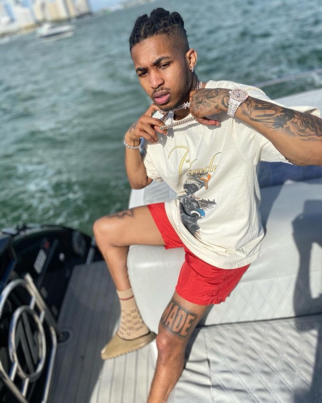 DDG Outfit from November 22, 2020 | WHAT’S ON THE STAR?