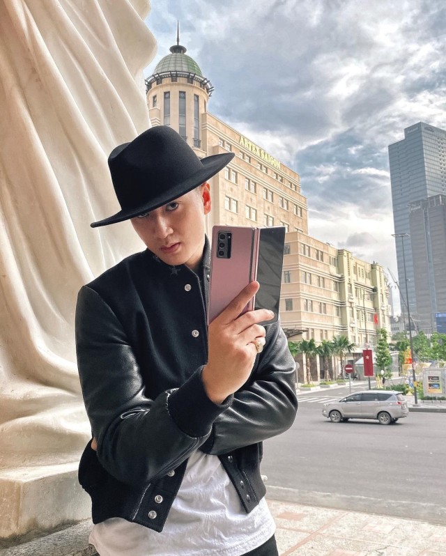 Quang Tran: Outfits, Clothes, Style and Fashion | WHAT’S ON THE STAR?