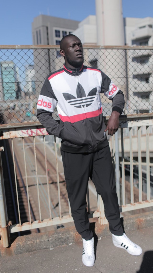 Stormzy Outfit from August 1, 2016 | WHAT’S ON THE STAR?
