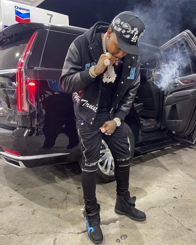 Moneybagg Yo Outfit from December 11, 2020 | WHAT’S ON THE STAR?