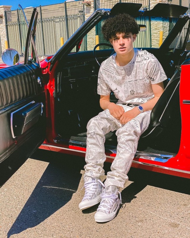 Bankrol Hayden Outfit from April 5, 2020 | WHAT’S ON THE STAR?