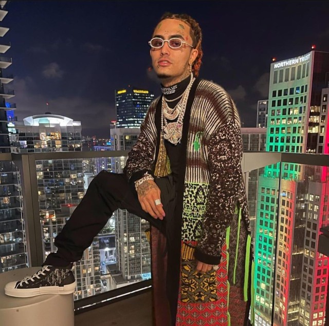 Lil Pump Outfit from December 16, 2020 | WHAT’S ON THE STAR?